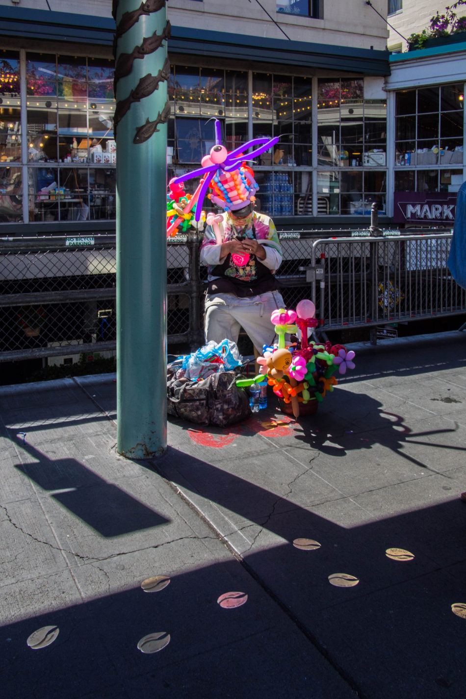 Balloon Man Seattle – Photography by CyberShutterbug