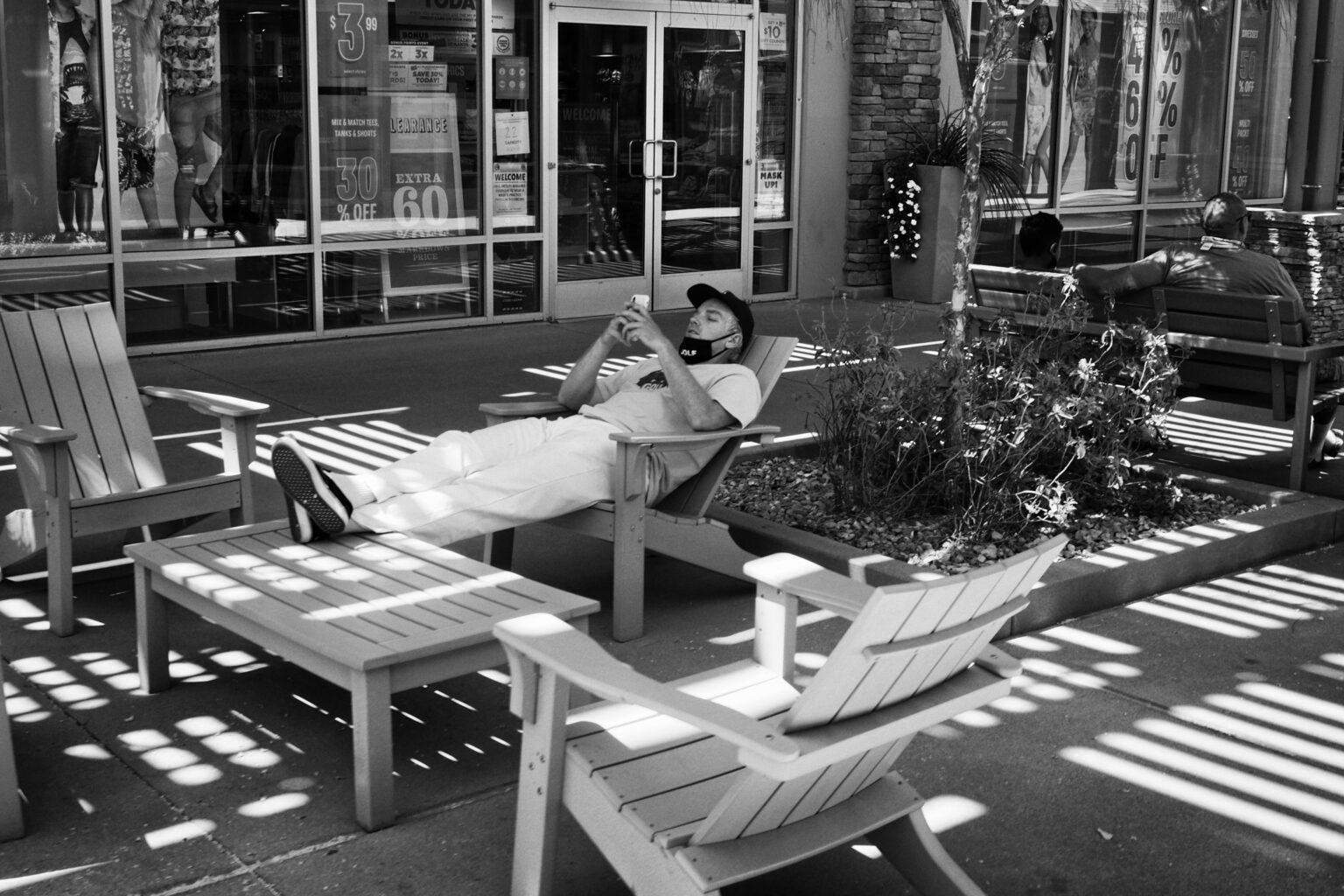 Hangin’ Out at the Mall – Photography by CyberShutterbug